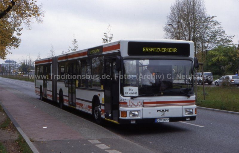 Traditionsbus-Berlin: MAN GN 92 (NG 272)