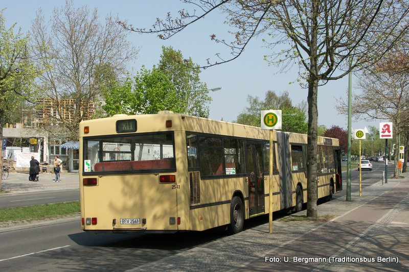 Traditionsbus-Berlin: MAN GN 92 (NG 272)
